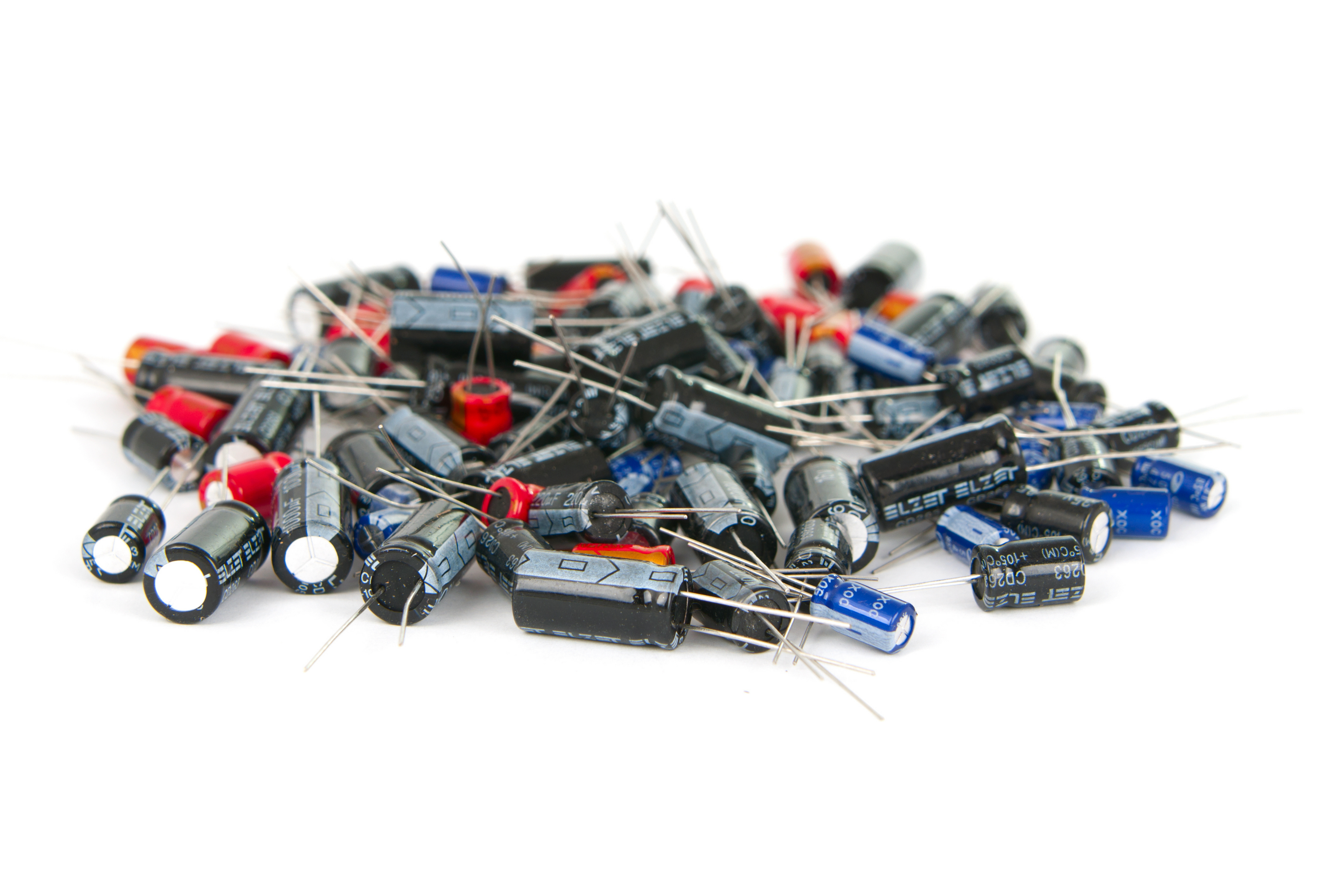 UNDERSTANDING CAPACITORS – THE UNSUNG HEROES OF ELECTRONICS